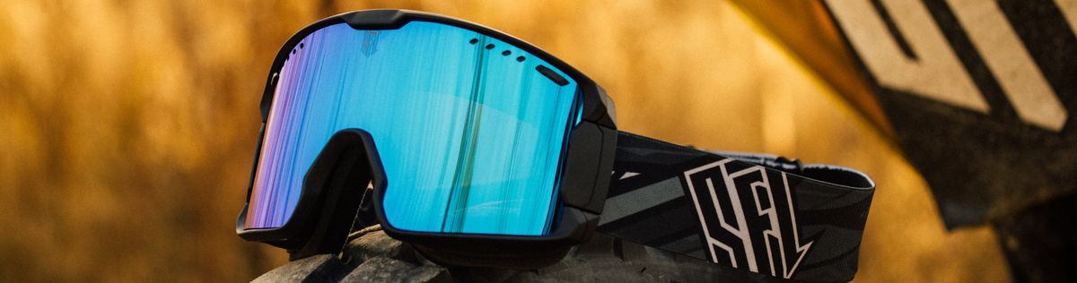 CLIP GOGGLES – STUNT FREAKS TEAM